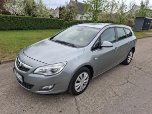 Opel Astra 2012 in Ukmerge, with an engine capacity of 1.70 L and mileage of 245 thousand km for 2700 €, photo 4 on AUTOMOTO.COM.LV