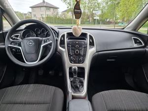 Opel Astra 2012 in Ukmerge, with an engine capacity of 1.70 L and mileage of 245 thousand km for 2700 €, photo 9 on AUTOMOTO.COM.LV