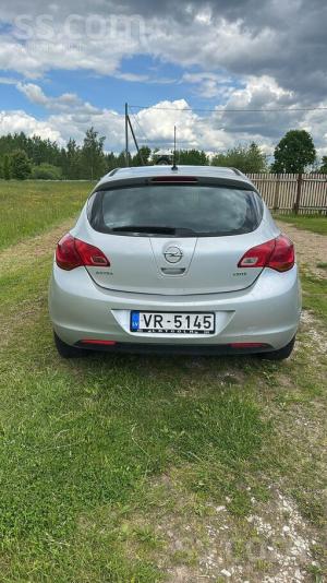 Opel Astra 2012 Preiļi, ar dzinēja tilpumu 1.60 L un nobraukumu 290 tūkst. km par 2100 €, foto  vietnē AUTOMOTO.COM.LV
