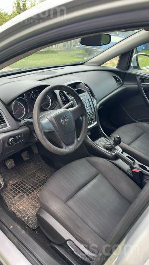 Opel Astra 2012 in Preili, with an engine capacity of 1.60 L and mileage of 290 thousand km for 2100 €, photo 7 on AUTOMOTO.COM.LV