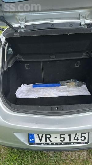 Opel Astra 2012 in Preili, with an engine capacity of 1.60 L and mileage of 290 thousand km for 2100 €, photo 8 on AUTOMOTO.COM.LV
