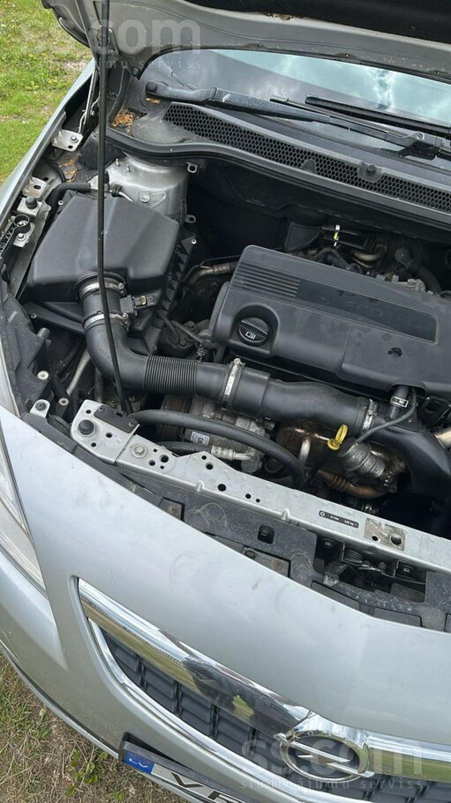 Opel Astra 2012 in Preili, with an engine capacity of 1.60 L and mileage of 290 thousand km for 2100 €, photo 10 on AUTOMOTO.COM.LV