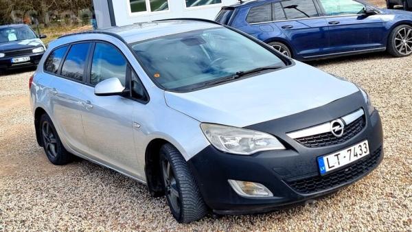 Opel Astra 2012 Cēsis, ar dzinēja tilpumu 1.70 L un nobraukumu 428 tūkst. km par 1700 €, foto 2 vietnē AUTOMOTO.COM.LV