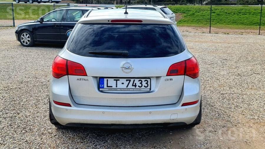 Opel Astra 2012 in Cesis, with an engine capacity of 1.70 L and mileage of 428 thousand km for 1700 €, photo 6 on AUTOMOTO.COM.LV