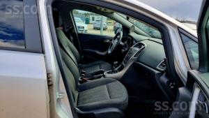 Opel Astra 2012 in Cesis, with an engine capacity of 1.70 L and mileage of 428 thousand km for 1700 €, photo 14 on AUTOMOTO.COM.LV