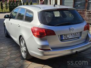 Opel Astra 2012 in Talsi, with an engine capacity of 1.70 L and mileage of 256 thousand km for 4799 €, photo 4 on AUTOMOTO.COM.LV