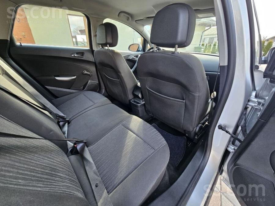 Opel Astra 2012 in Talsi, with an engine capacity of 1.70 L and mileage of 256 thousand km for 4799 €, photo 18 on AUTOMOTO.COM.LV