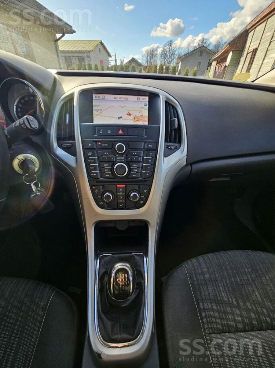 Opel Astra 2012 in Talsi, with an engine capacity of 1.70 L and mileage of 256 thousand km for 4799 €, photo 20 on AUTOMOTO.COM.LV