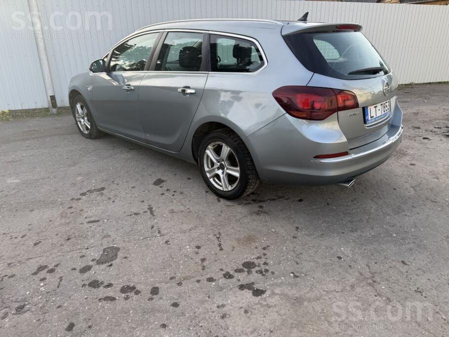 Opel Astra 2012 Jelgava, ar dzinēja tilpumu 2.00 L un nobraukumu 392 tūkst. km par 3600 €, foto 5 vietnē AUTOMOTO.COM.LV