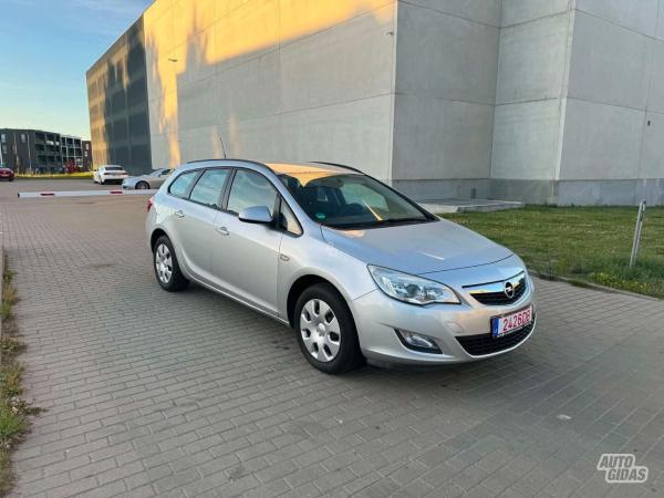 Опель Астра 2012 в Вильнюс, объемом двигателя 1.40 л и пробегом 250 тыс. км за 2350 €, фото 3 на AUTOMOTO.COM.LV