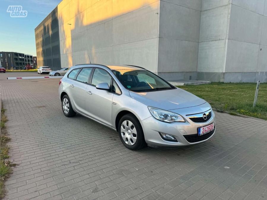 Opel Astra 2012 Viļņa, ar dzinēja tilpumu 1.40 L un nobraukumu 250 tūkst. km par 2300 €, foto 4 vietnē AUTOMOTO.COM.LV