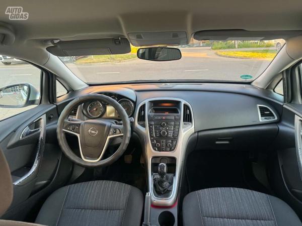 Opel Astra 2012 in Vilnius, with an engine capacity of 1.40 L and mileage of 250 thousand km for 2300 €, photo 7 on AUTOMOTO.COM.LV