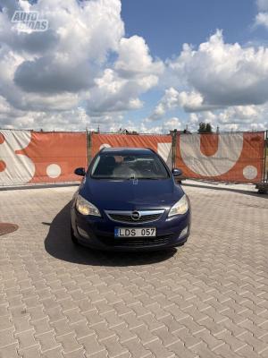 Opel Astra 2012 in Kaunas, with an engine capacity of 1.70 L and mileage of 300 thousand km for 2300 €, photo 3 on AUTOMOTO.COM.LV