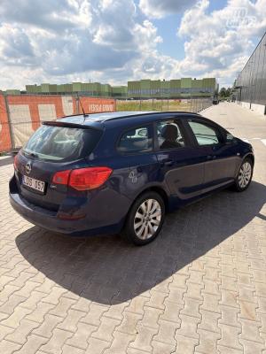 Opel Astra 2012 in Kaunas, with an engine capacity of 1.70 L and mileage of 300 thousand km for 2300 €, photo 5 on AUTOMOTO.COM.LV