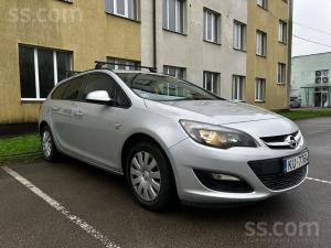 Opel Astra 2013 in Riga, with an engine capacity of 1.70 L and mileage of 314 thousand km for 2350 €, photo 2 on AUTOMOTO.COM.LV