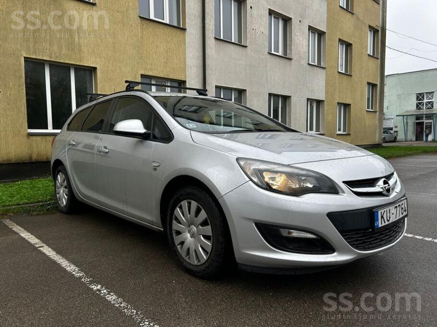 Opel Astra 2013 in Riga, with an engine capacity of 1.70 L and mileage of 314 thousand km for 2350 €, photo 2 on AUTOMOTO.COM.LV