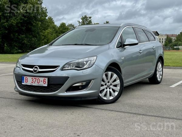 Opel Astra 2013 in Cesis, with an engine capacity of 2.00 L and mileage of 184 thousand km for 4650 €, photo 3 on AUTOMOTO.COM.LV