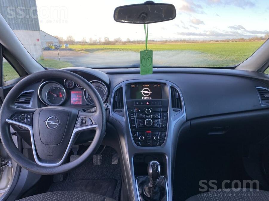 Opel Astra 2013 in Saldus, with an engine capacity of 1.70 L and mileage of 311 thousand km for 3750 €, photo 9 on AUTOMOTO.COM.LV