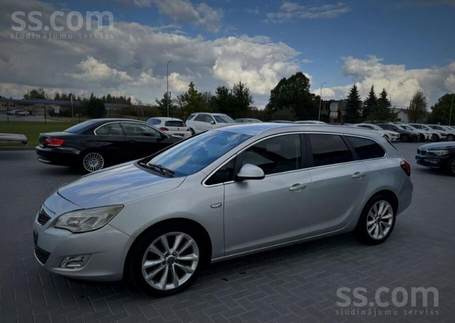 Opel Astra 2013 in Telschi, with an engine capacity of 1.70 L and mileage of 224 thousand km for 4399 €, photo 7 on AUTOMOTO.COM.LV