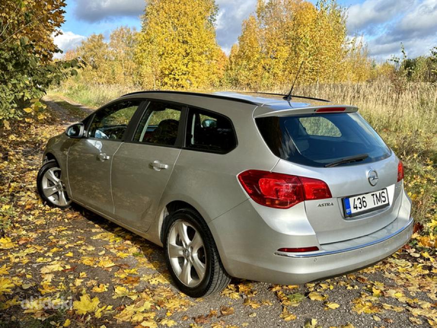 Opel Astra 2013 Tartu, ar dzinēja tilpumu 1.70 L un nobraukumu 301 tūkst. km par 3500 €, foto 4 vietnē AUTOMOTO.COM.LV