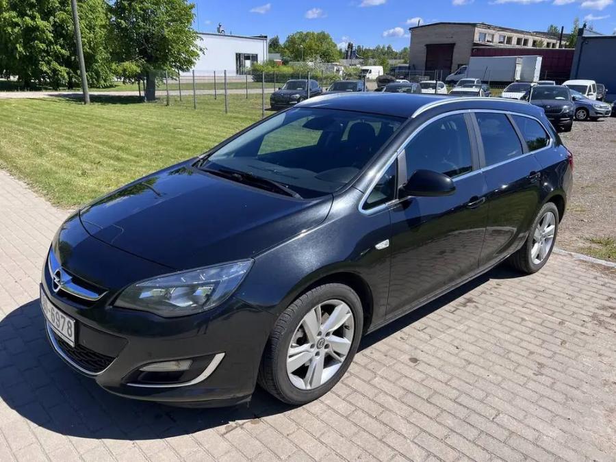 Opel Astra 2013 in Riga, with an engine capacity of 2.00 L and mileage of 344 thousand km for 3350 €, photo 1 on AUTOMOTO.COM.LV