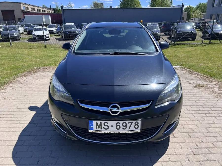 Opel Astra 2013 in Riga, with an engine capacity of 2.00 L and mileage of 344 thousand km for 3350 €, photo 3 on AUTOMOTO.COM.LV