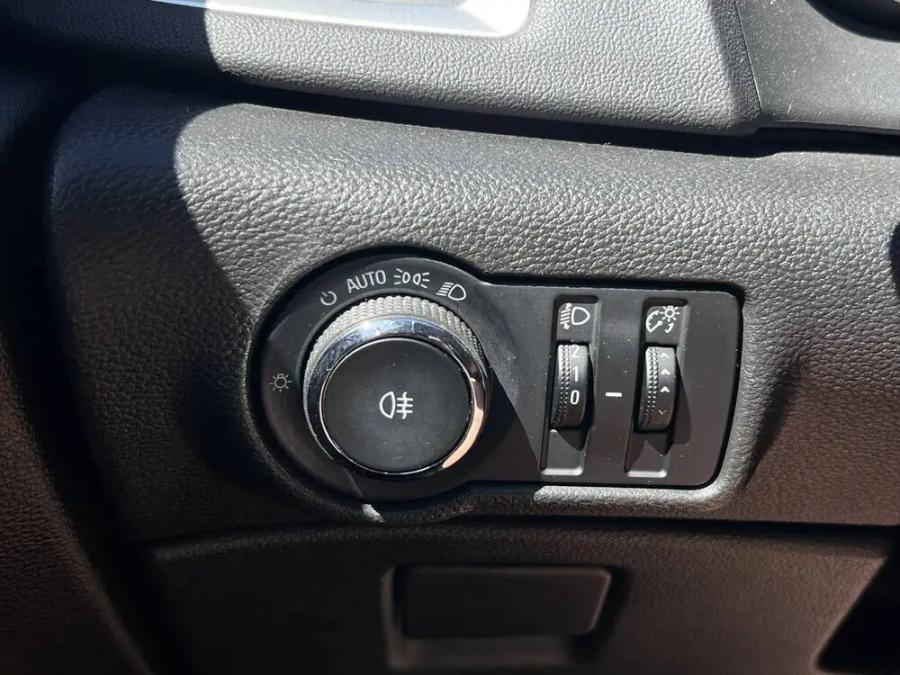 Opel Astra 2013 in Riga, with an engine capacity of 2.00 L and mileage of 344 thousand km for 3350 €, photo 22 on AUTOMOTO.COM.LV