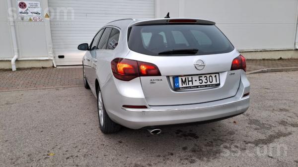 Opel Astra 2014 in Tukums, with an engine capacity of 2.00 L and mileage of 228 thousand km for 3850 €, photo 2 on AUTOMOTO.COM.LV