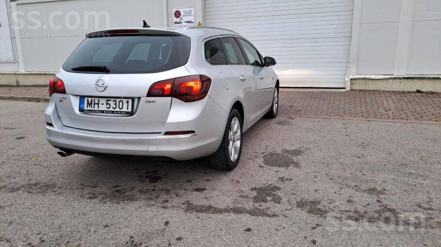 Opel Astra 2014 in Tukums, with an engine capacity of 2.00 L and mileage of 228 thousand km for 3850 €, photo 3 on AUTOMOTO.COM.LV