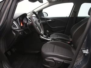 Opel Astra 2014 in Vilnius, with an engine capacity of 1.60 L and mileage of 114 thousand km for 5899 €, photo 5 on AUTOMOTO.COM.LV