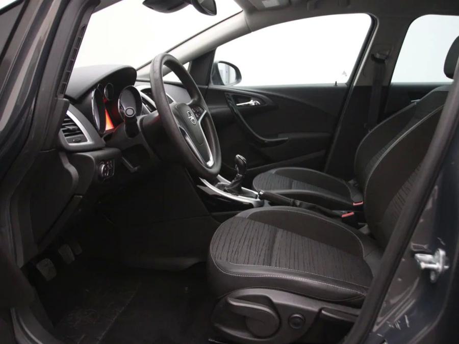 Opel Astra 2014 in Vilnius, with an engine capacity of 1.60 L and mileage of 114 thousand km for 5899 €, photo 5 on AUTOMOTO.COM.LV