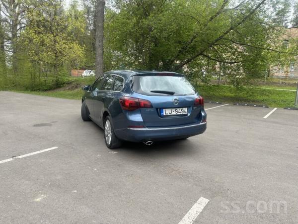 Opel Astra 2014 Ogre, ar dzinēja tilpumu 2.00 L un nobraukumu 302 tūkst. km par 3700 €, foto 4 vietnē AUTOMOTO.COM.LV
