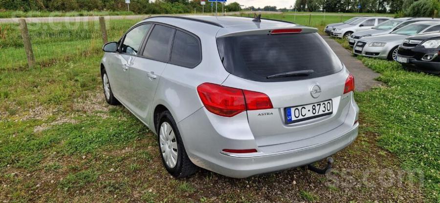Opel Astra 2014 in Bauska, with an engine capacity of 1.60 L and mileage of 297 thousand km for 2950 €, photo 5 on AUTOMOTO.COM.LV