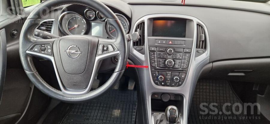 Opel Astra 2014 in Bauska, with an engine capacity of 1.60 L and mileage of 297 thousand km for 2950 €, photo 8 on AUTOMOTO.COM.LV