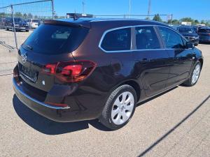 Opel Astra 2014 in Marijampole, with an engine capacity of 1.96 L and mileage of 194 thousand km for 4700 €, photo 8 on AUTOMOTO.COM.LV