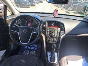 Opel Astra 2014 in Marijampole, with an engine capacity of 1.96 L and mileage of 194 thousand km for 4700 €, photo 9 on AUTOMOTO.COM.LV