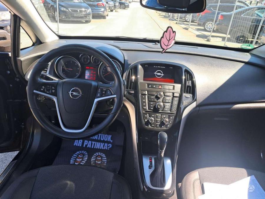 Opel Astra 2014 in Marijampole, with an engine capacity of 1.96 L and mileage of 194 thousand km for 4700 €, photo 9 on AUTOMOTO.COM.LV