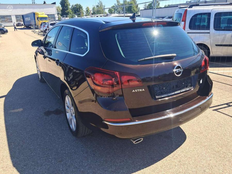 Opel Astra 2014 in Marijampole, with an engine capacity of 1.96 L and mileage of 194 thousand km for 4700 €, photo 10 on AUTOMOTO.COM.LV