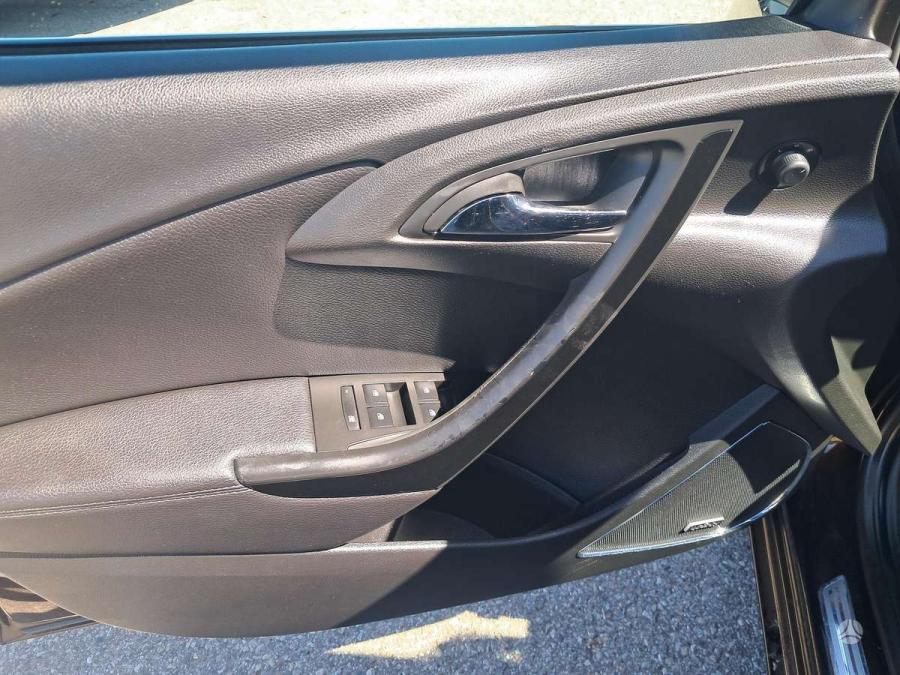 Opel Astra 2014 in Marijampole, with an engine capacity of 1.96 L and mileage of 194 thousand km for 4700 €, photo 14 on AUTOMOTO.COM.LV