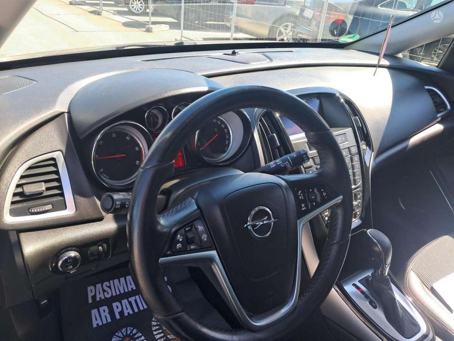Opel Astra 2014 in Marijampole, with an engine capacity of 1.96 L and mileage of 194 thousand km for 4700 €, photo 15 on AUTOMOTO.COM.LV