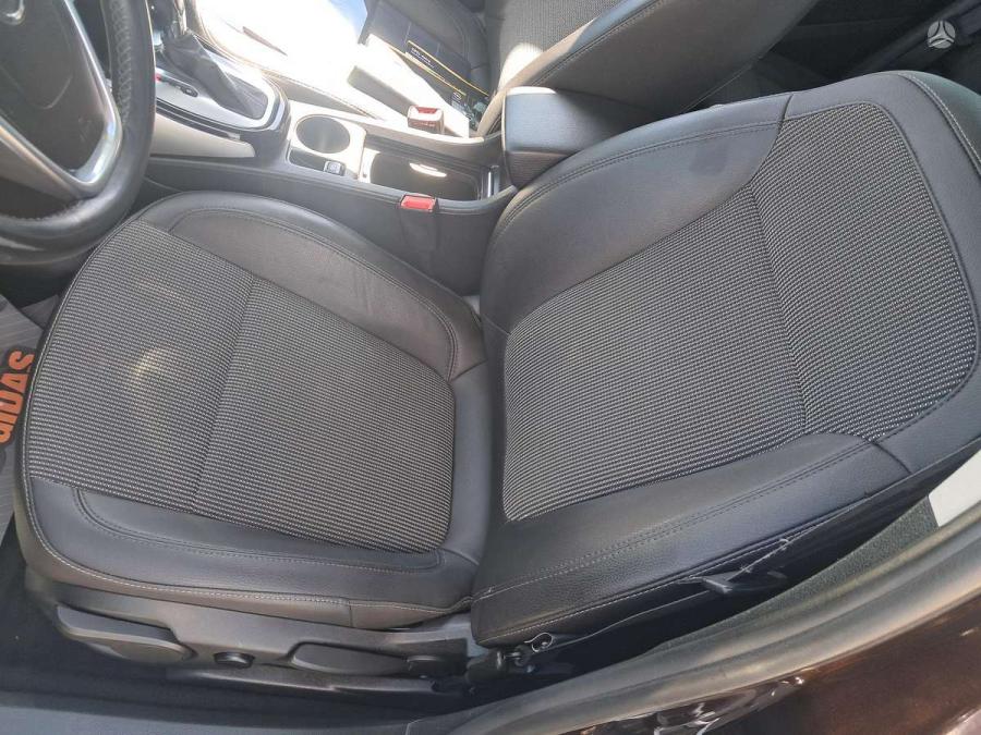 Opel Astra 2014 in Marijampole, with an engine capacity of 1.96 L and mileage of 194 thousand km for 4700 €, photo 16 on AUTOMOTO.COM.LV