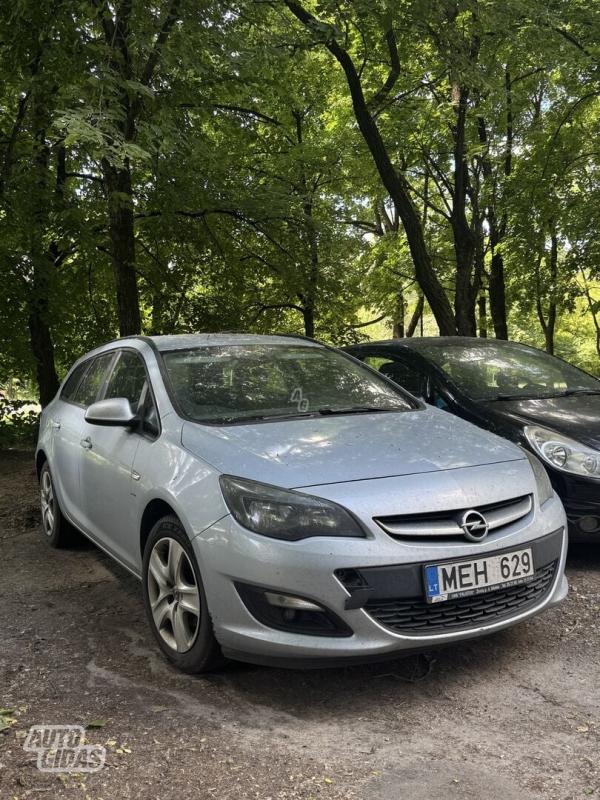 Opel Astra 2014 in Vilnius, with an engine capacity of 1.60 L and mileage of 430 thousand km for 1300 €, photo 1 on AUTOMOTO.COM.LV