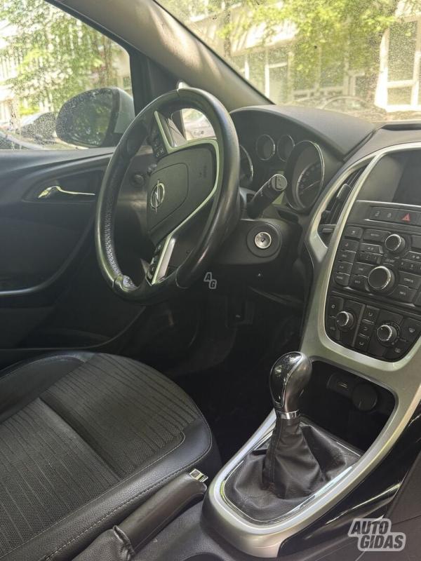 Opel Astra 2014 in Vilnius, with an engine capacity of 1.60 L and mileage of 430 thousand km for 1300 €, photo 6 on AUTOMOTO.COM.LV