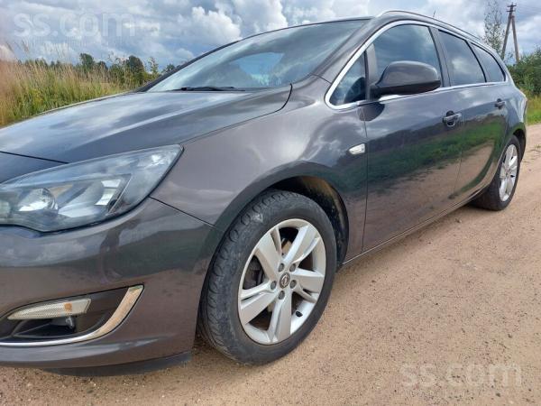 Opel Astra 2014 Limbaži vietnē Opel Astra 2014 Limbaži, ar dzinēja tilpumu 1.70 L un nobraukumu 240 tūkst. km par 4400 €, foto 3 vietnē AUTOMOTO.COM.LV