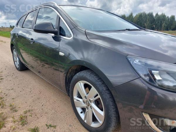 Opel Astra 2014 Limbaži vietnē Opel Astra 2014 Limbaži, ar dzinēja tilpumu 1.70 L un nobraukumu 240 tūkst. km par 4400 €, foto 5 vietnē AUTOMOTO.COM.LV