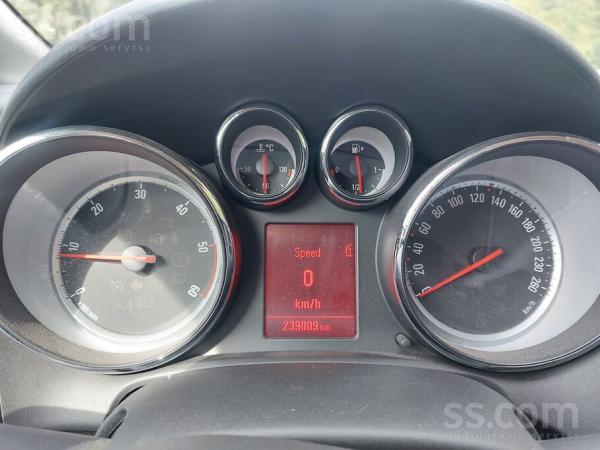 Opel Astra 2014 Limbaži vietnē Opel Astra 2014 Limbaži, ar dzinēja tilpumu 1.70 L un nobraukumu 240 tūkst. km par 4400 €, foto 8 vietnē AUTOMOTO.COM.LV