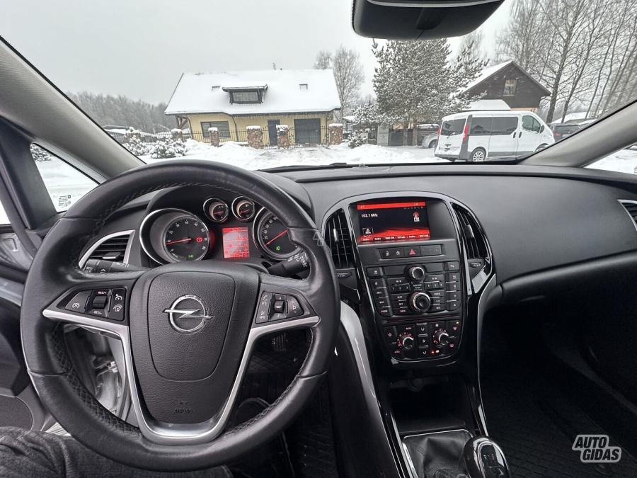 Opel Astra 2015 in Siauliai, with an engine capacity of 1.40 L and mileage of 230 thousand km for 4650 €, photo 16 on AUTOMOTO.COM.LV