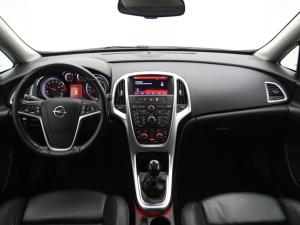 Opel Astra 2015 in Vilnius, with an engine capacity of 1.40 L and mileage of 175 thousand km for 6499 €, photo 3 on AUTOMOTO.COM.LV