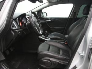 Opel Astra 2015 in Vilnius, with an engine capacity of 1.40 L and mileage of 175 thousand km for 6499 €, photo 5 on AUTOMOTO.COM.LV