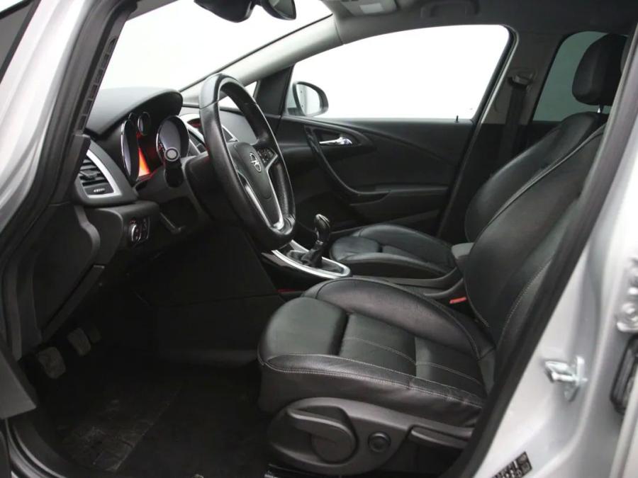 Opel Astra 2015 in Vilnius, with an engine capacity of 1.40 L and mileage of 175 thousand km for 6499 €, photo 5 on AUTOMOTO.COM.LV
